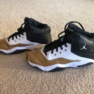 Jordan | Shoes | Nike Jordan Bloyal Gs White Black Gold ...